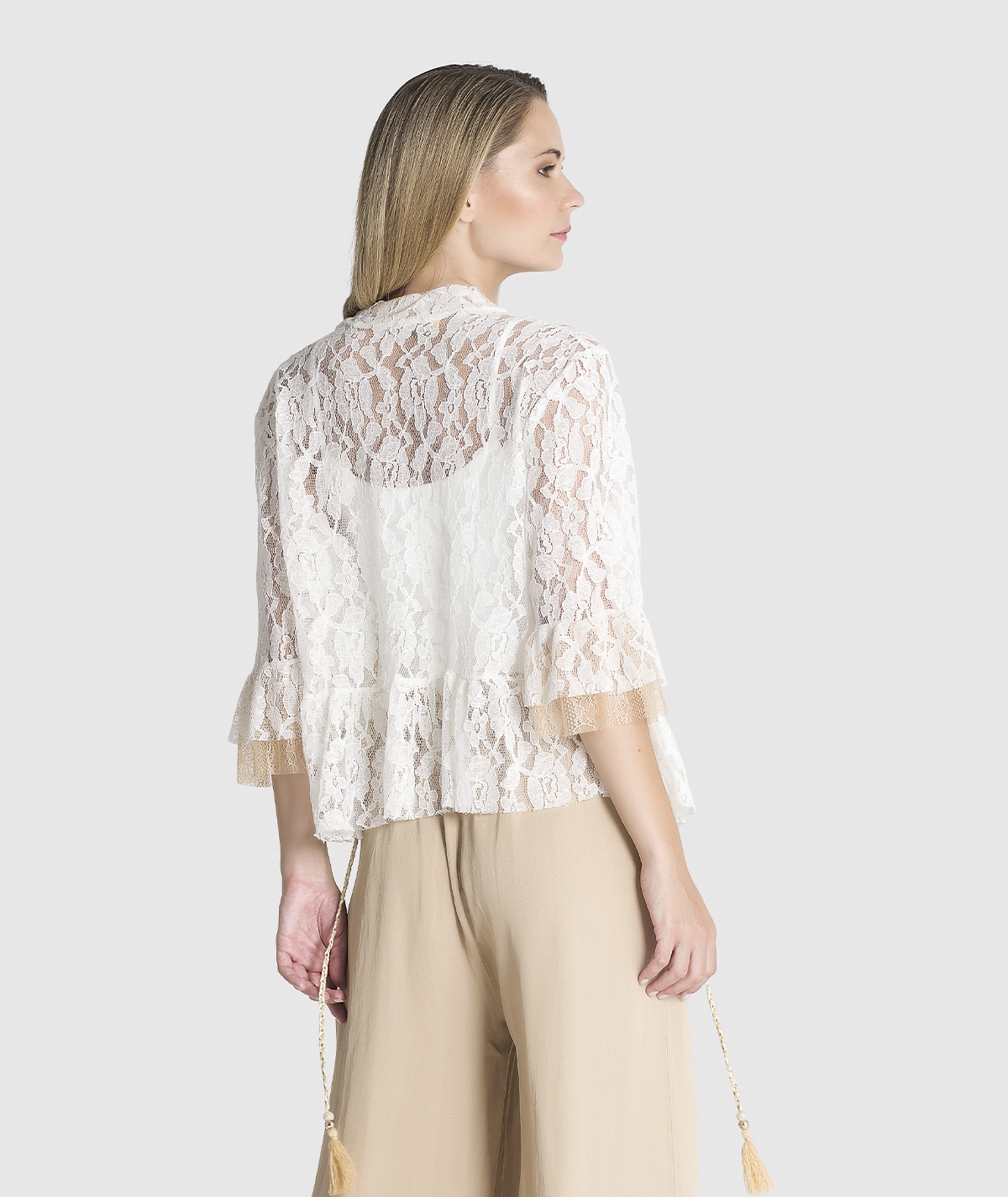 Short lace jacket Size S/M Color One color